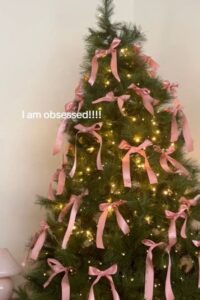 25+ Pink Christmas Tree Decorations That Are Holiday Magic IRL ...