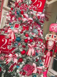25+ Pink Christmas Tree Decorations That Are Holiday Magic IRL ...