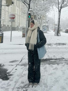 21 Snow Outfits That’ll Keep You Warm AND Stylish All Winter | Kbeauty ...